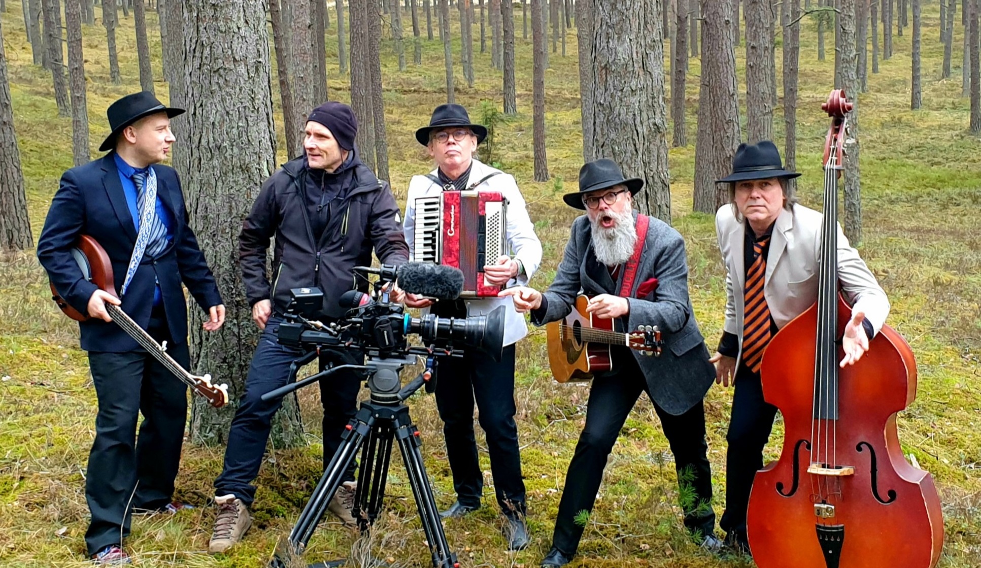 Dokumentālists Ivars Zviedris sadarbībā ar “Duceli” radījuši muzikālu ...